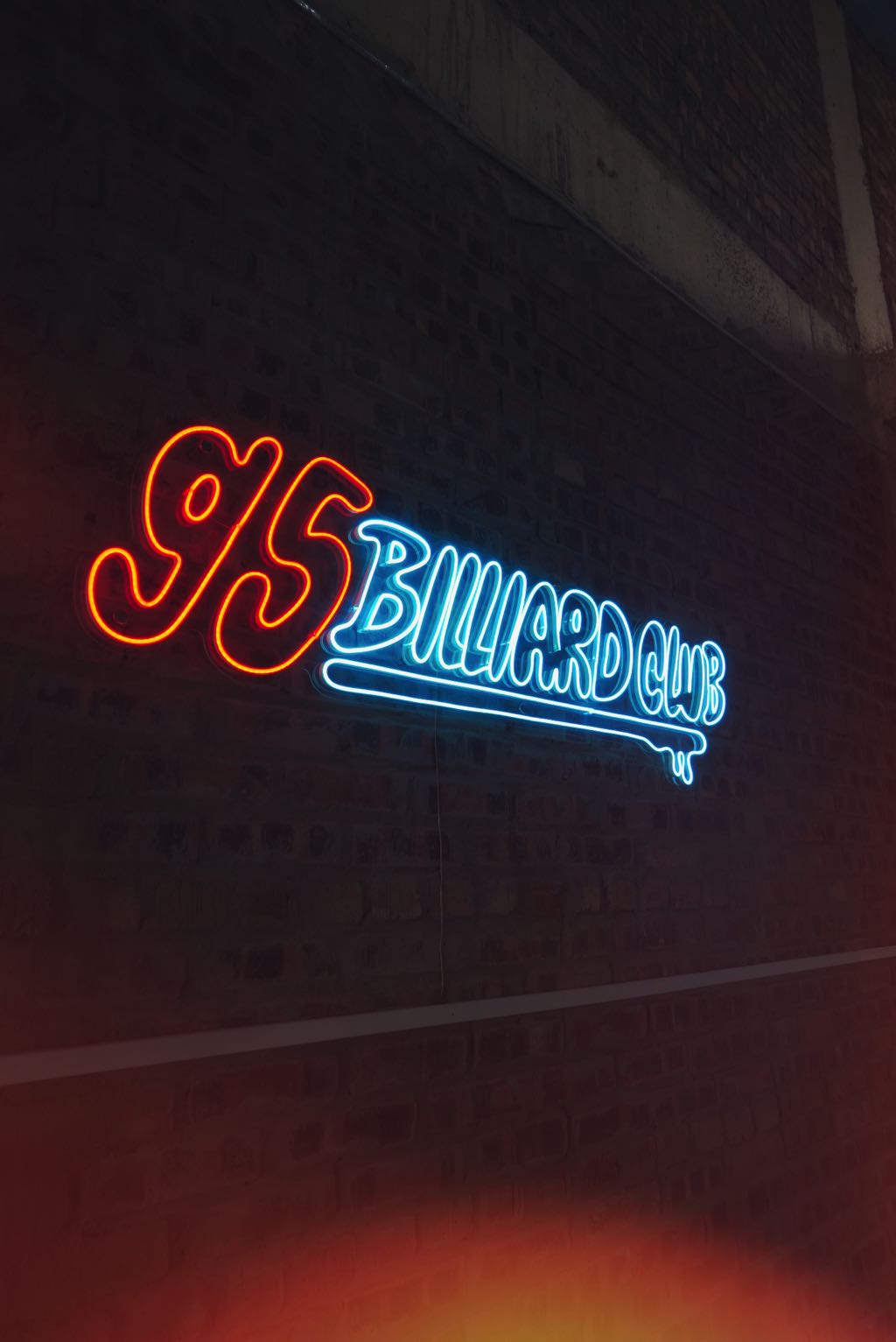 50 mẫu Thiết kế quán bida với đèn neon logo đẹp - Xưởng Kiến