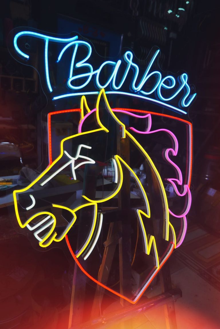 50 mẫu Thiết kế quán bida với đèn neon logo đẹp - Xưởng Kiến